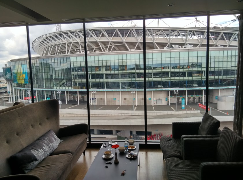 holiday-inn-wembley-executive-lounge-inside-2 | Verylvke