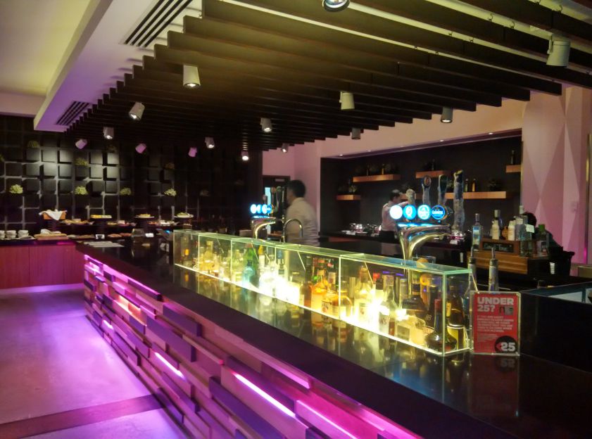 novotel-london-brentford-bar | Verylvke