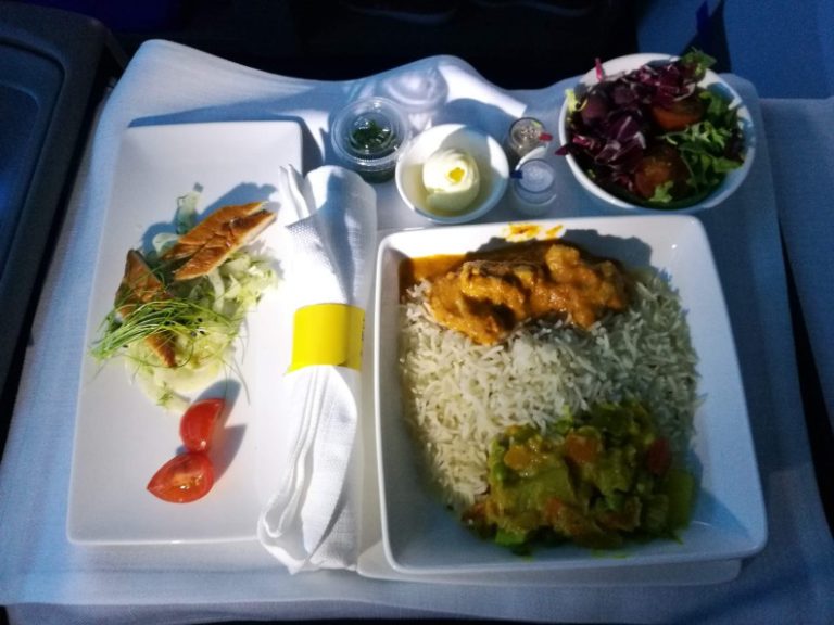 uia-772-business-class-food-1 | Verylvke