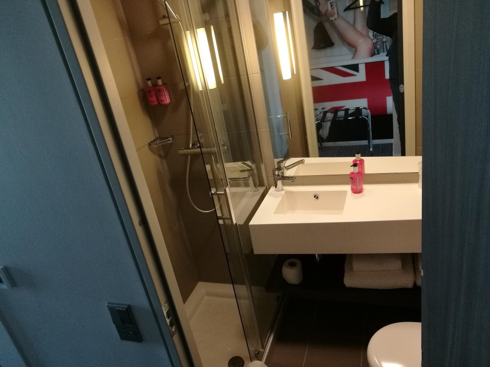 moxy-london-excel-bathroom | Verylvke
