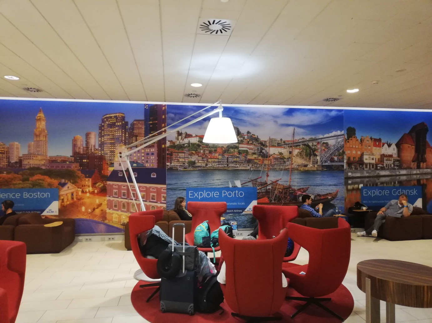 ams-klm-crown-lounge-25-propaganda | Verylvke