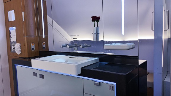 lufthansa-a380-first-class-bathroom | Verylvke