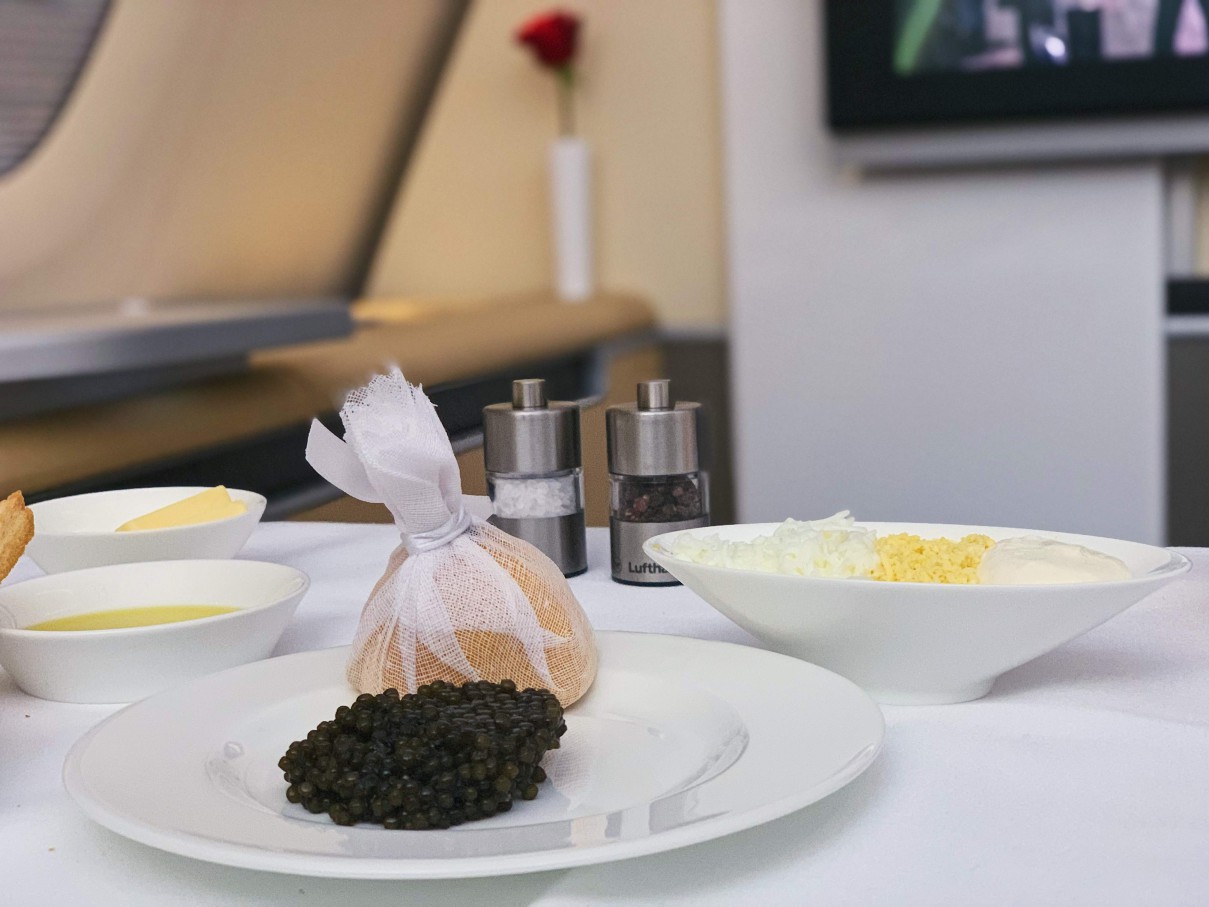 lufthansa-a380-first-class-caviar | Verylvke