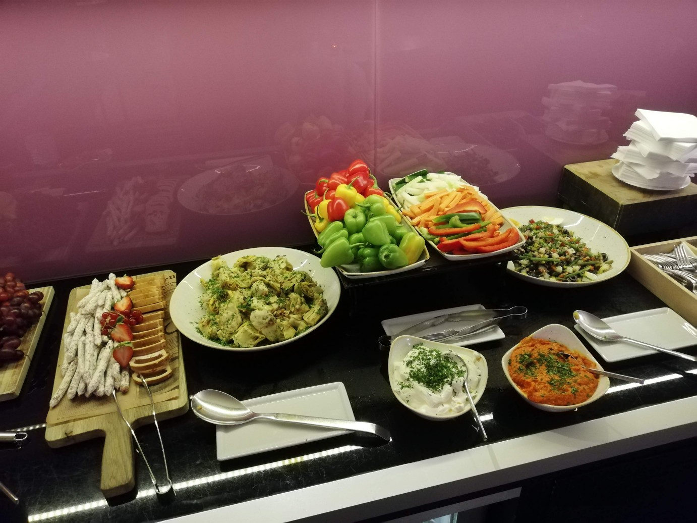 marriott-hamburg-hotel-executive-lounge-canape-2 | Verylvke