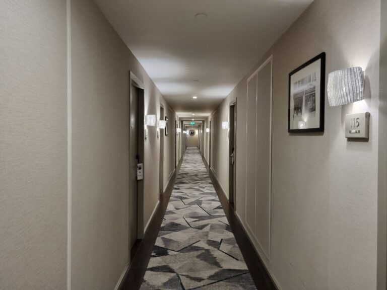 marriott-london-grosvenor-square-room-corridor | Verylvke