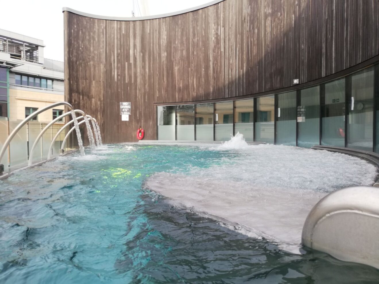 sheraton-edinburgh-hydropool-outside | Verylvke