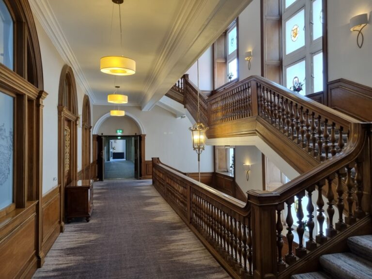 waldorf-astoria-edinburgh-staircase-2 | Verylvke