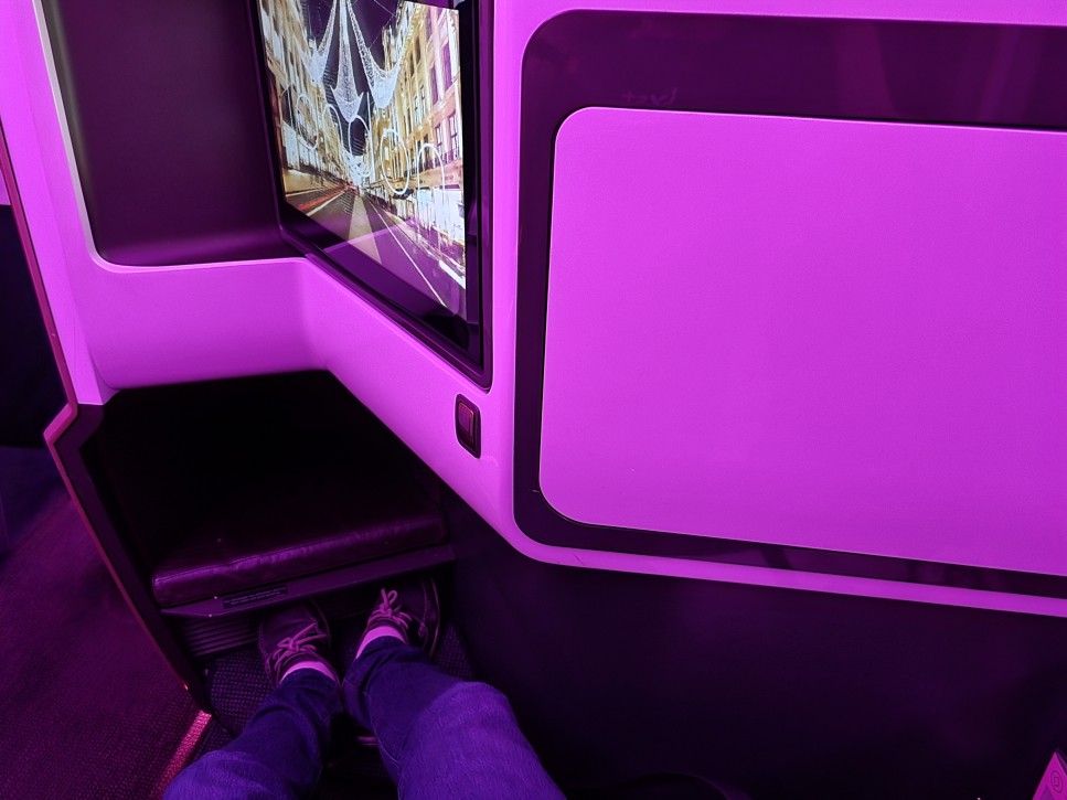 Review: Virgin Atlantic's A350 Upper Class Suite | Verylvke