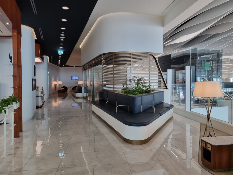 My review of the Falcon Gold Lounge, Bahrain | Verylvke