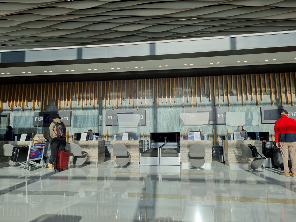 My review of the Falcon Gold Lounge, Bahrain | Verylvke