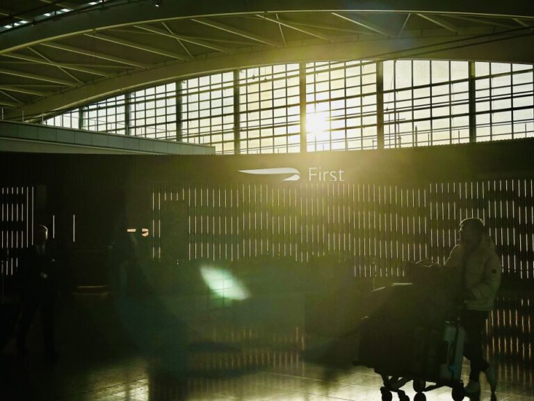 Flight Review: British Airways 77W First (FLUB) Class